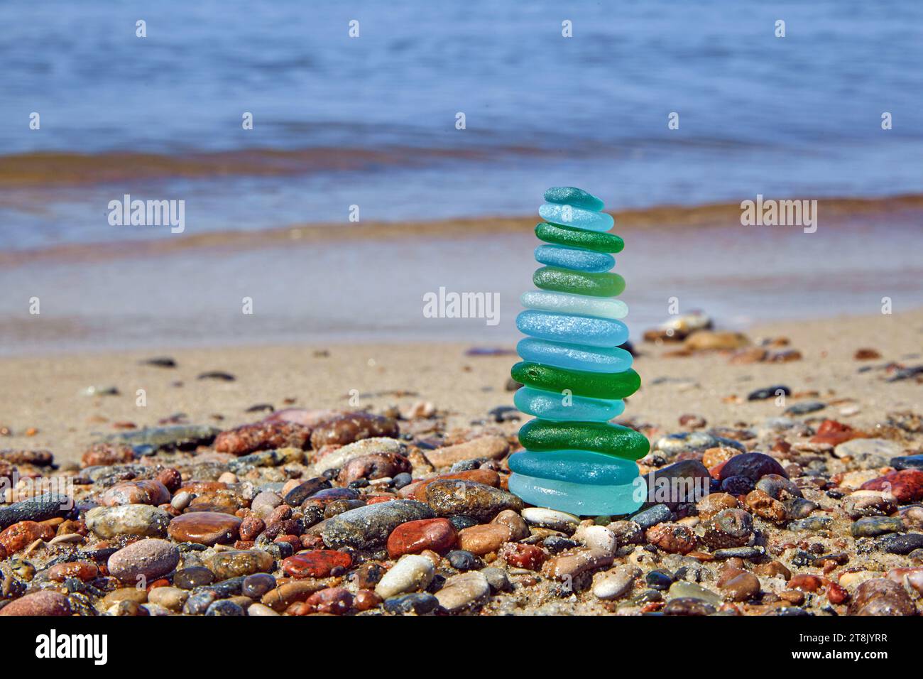 Broken glass shards beach hi-res stock photography and images - Alamy