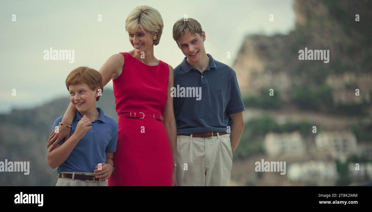 THE CROWN, from left: Fflyn Edwards as Prince Harry, Elizabeth Debicki ...