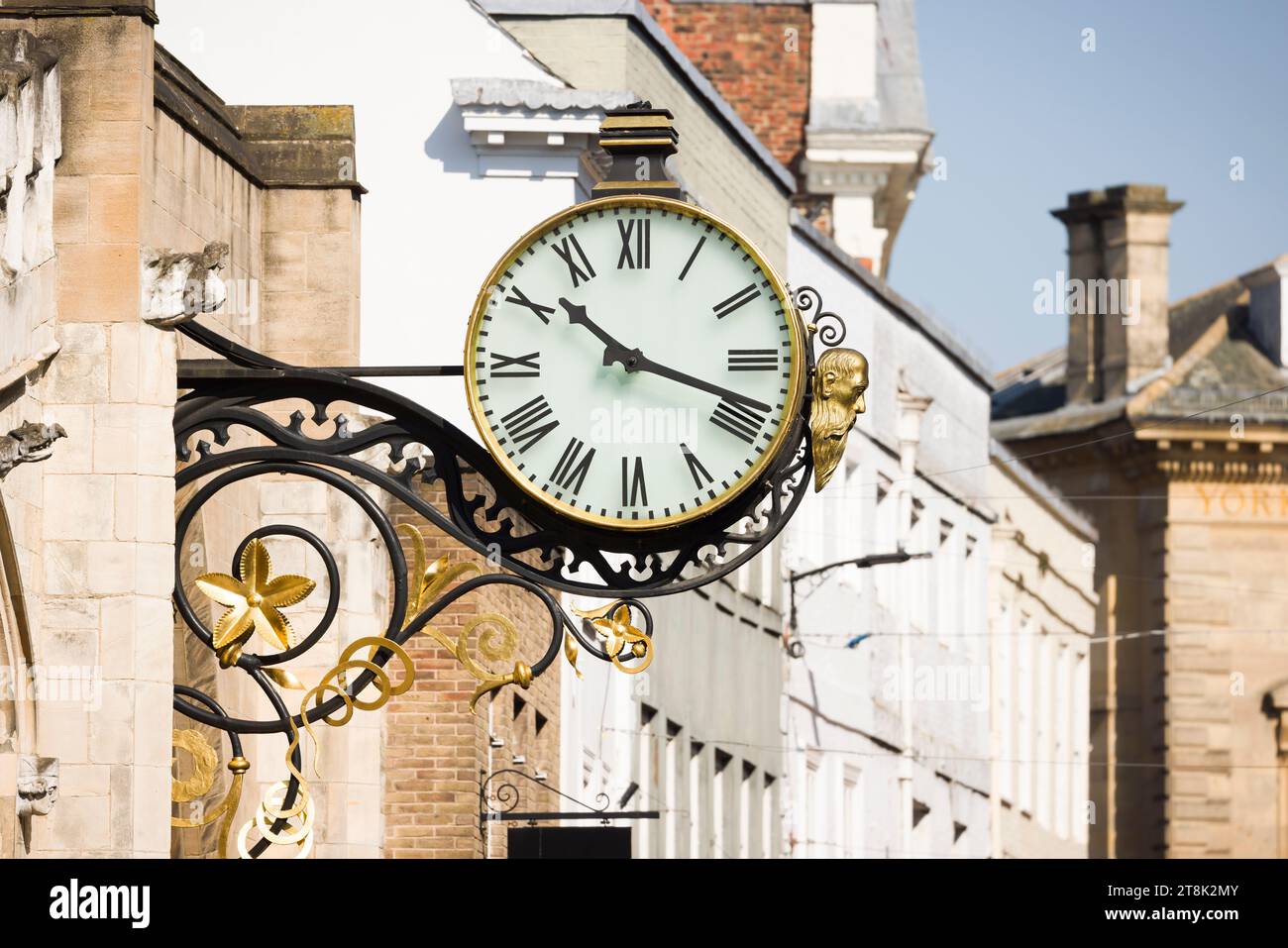 18 clock hi-res stock photography and images - Alamy