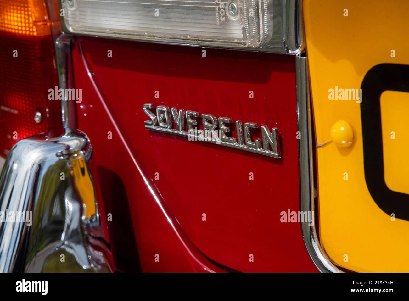 Daimler sovereign classic british luxury hi-res stock photography and ...