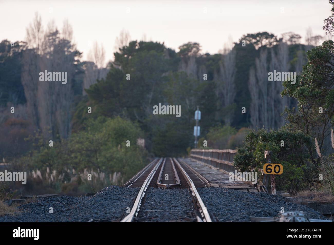Bridge over railway tracks hi-res stock photography and images - Alamy