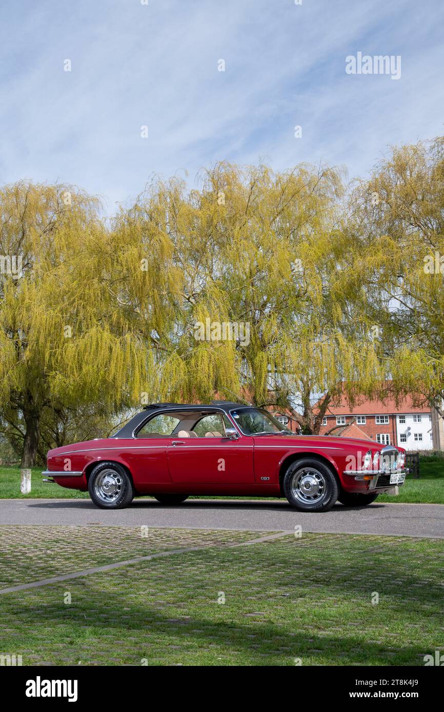Pillarless coupe roof hi-res stock photography and images - Alamy