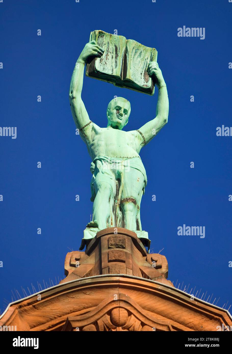 Copper statues hi-res stock photography and images - Alamy