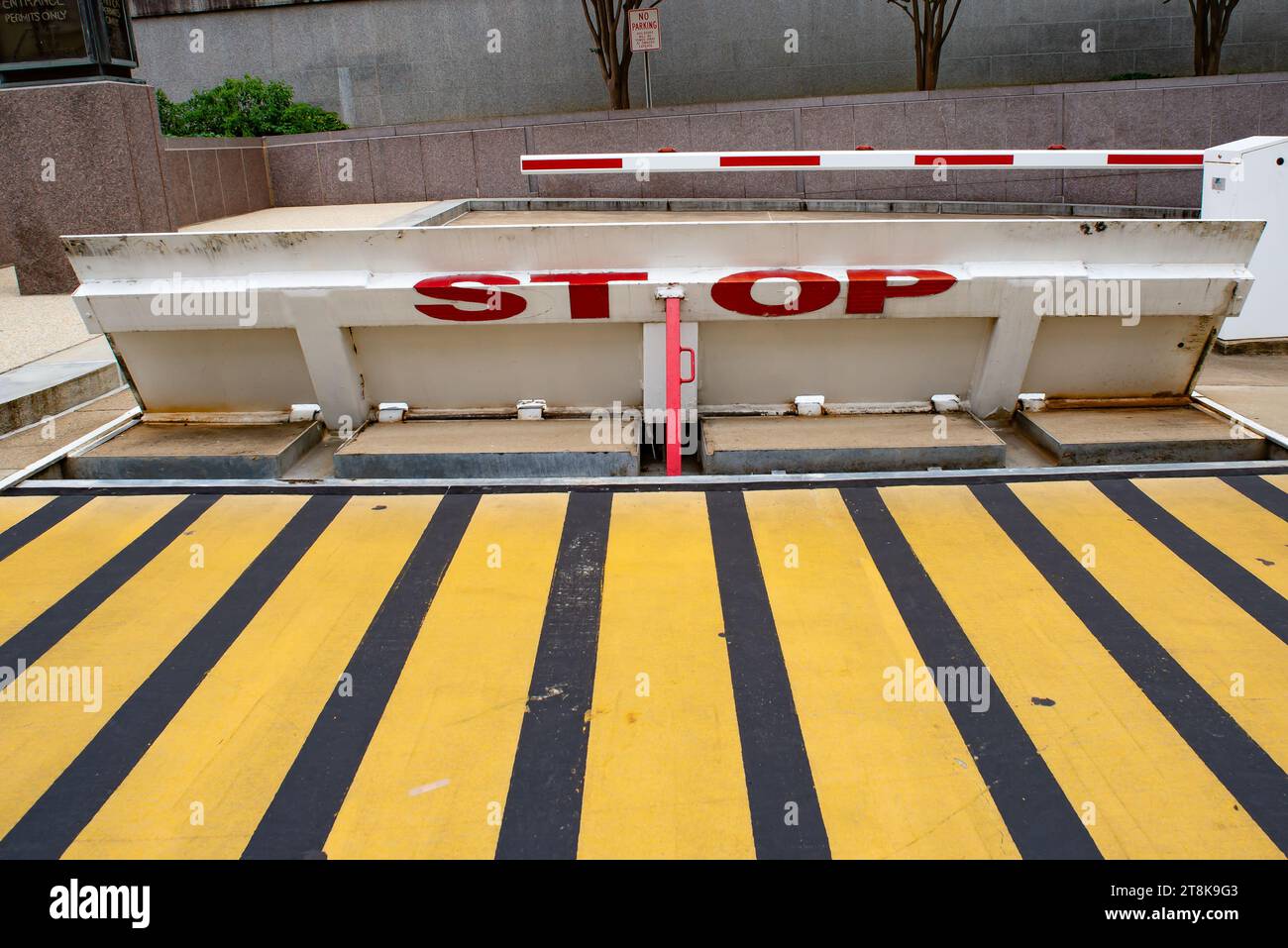 Washington dc caution sign hi-res stock photography and images - Alamy