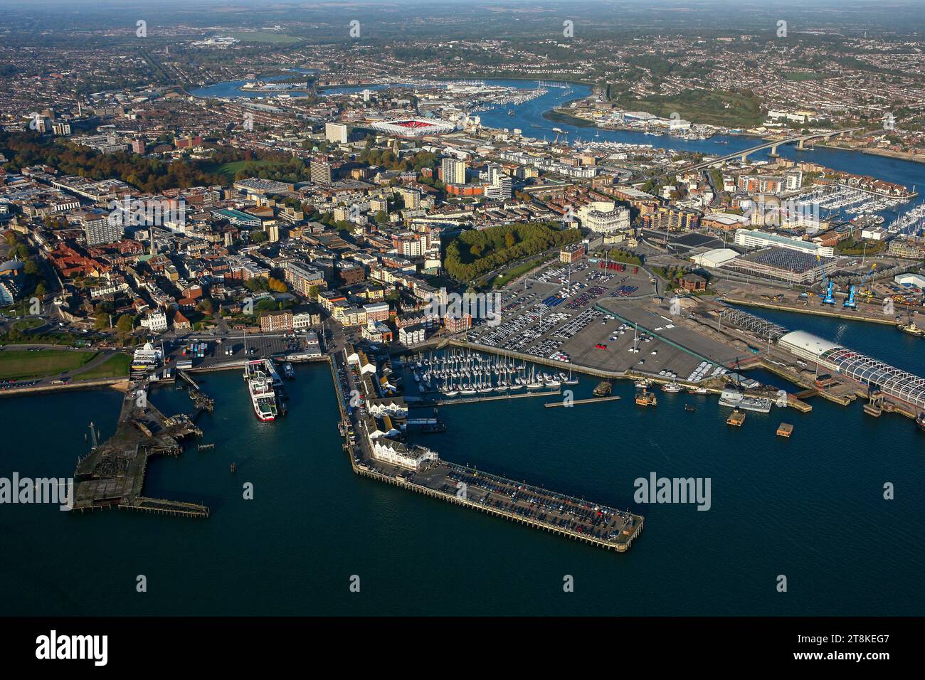 Major port and ships hi-res stock photography and images - Alamy