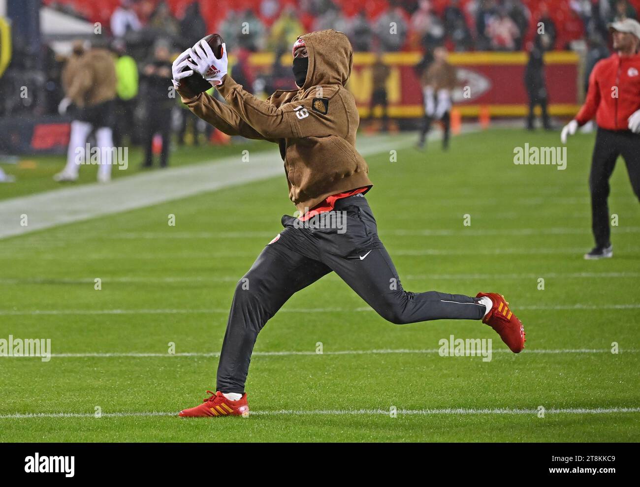 Kansas City Chiefs wide receiver Kadarius Toney (19) warms up before an ...