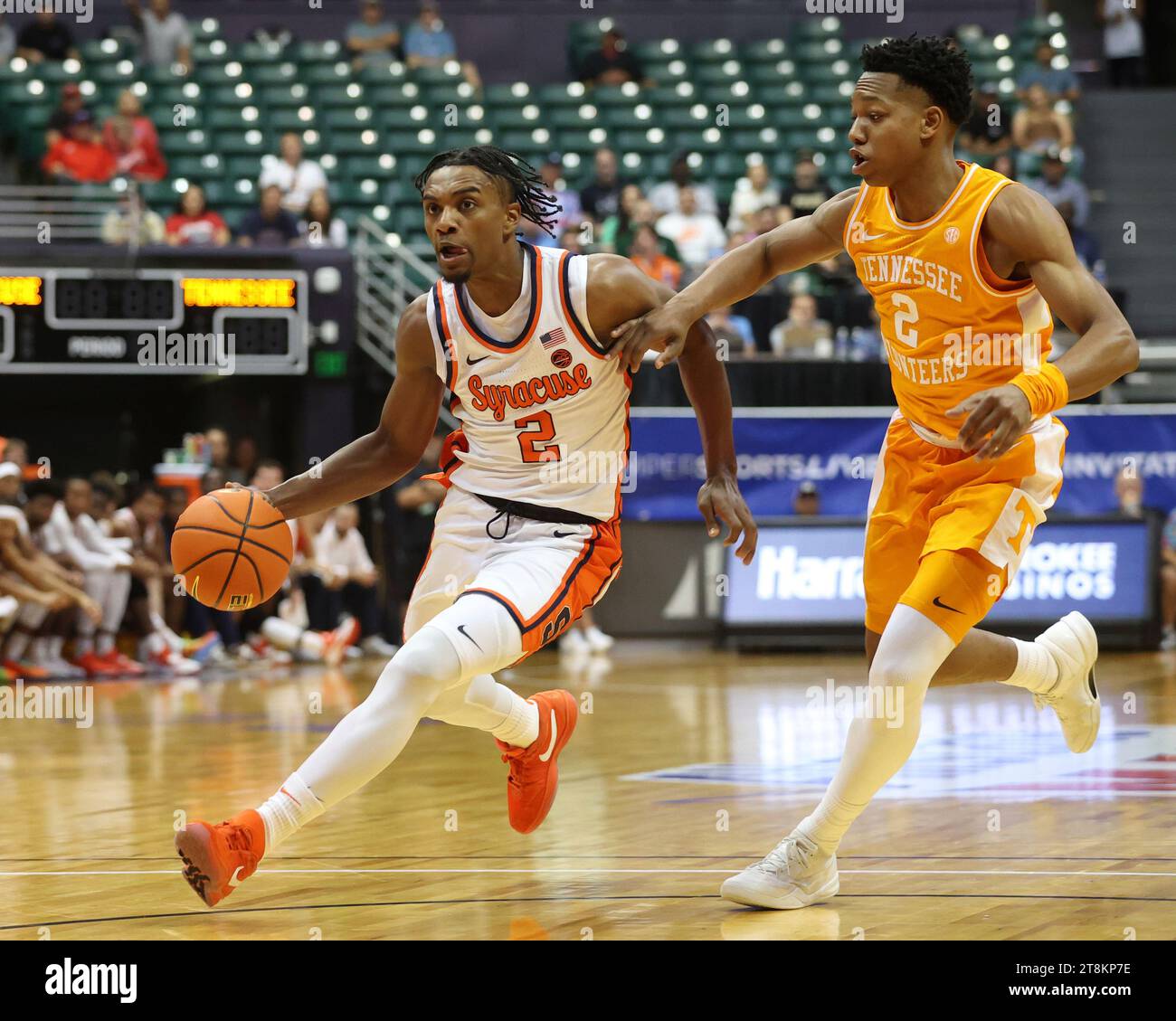 Syracuse guard JJ Starling (2) tries to get past Tennessee guard Jordan ...