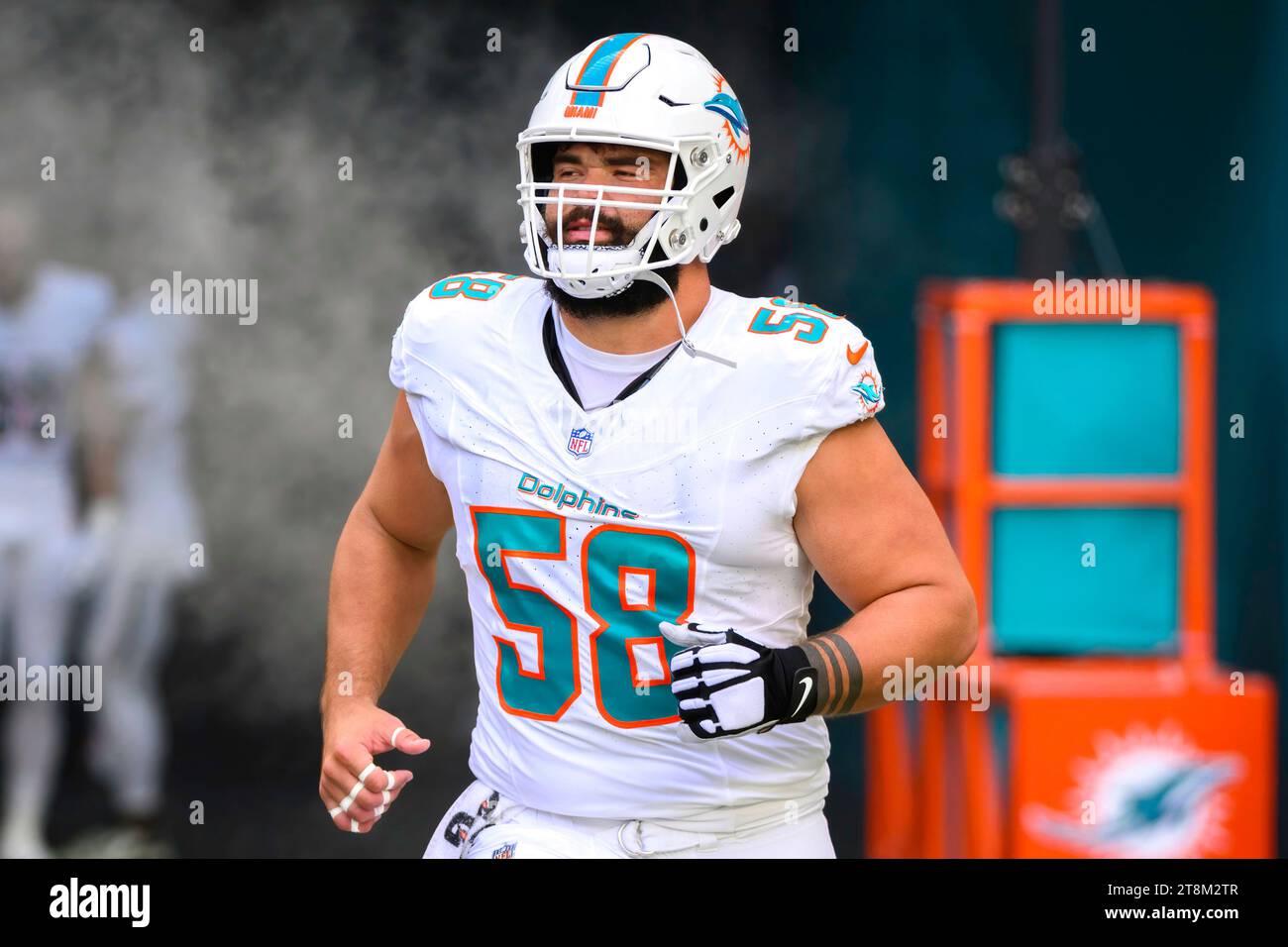 Miami Dolphins offensive lineman Connor Williams (58) runs onto the ...