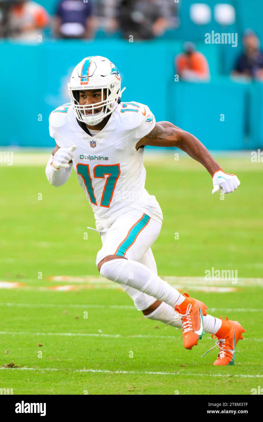 Miami Dolphins wide receiver Jaylen Waddle (17) runs a play during an ...