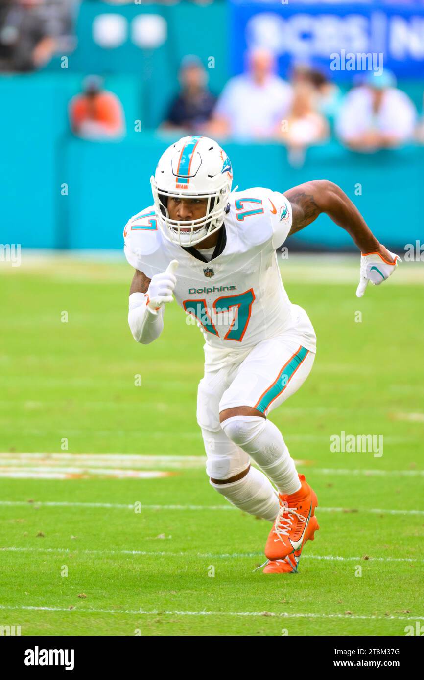 Miami Dolphins wide receiver Jaylen Waddle (17) runs a play during an ...
