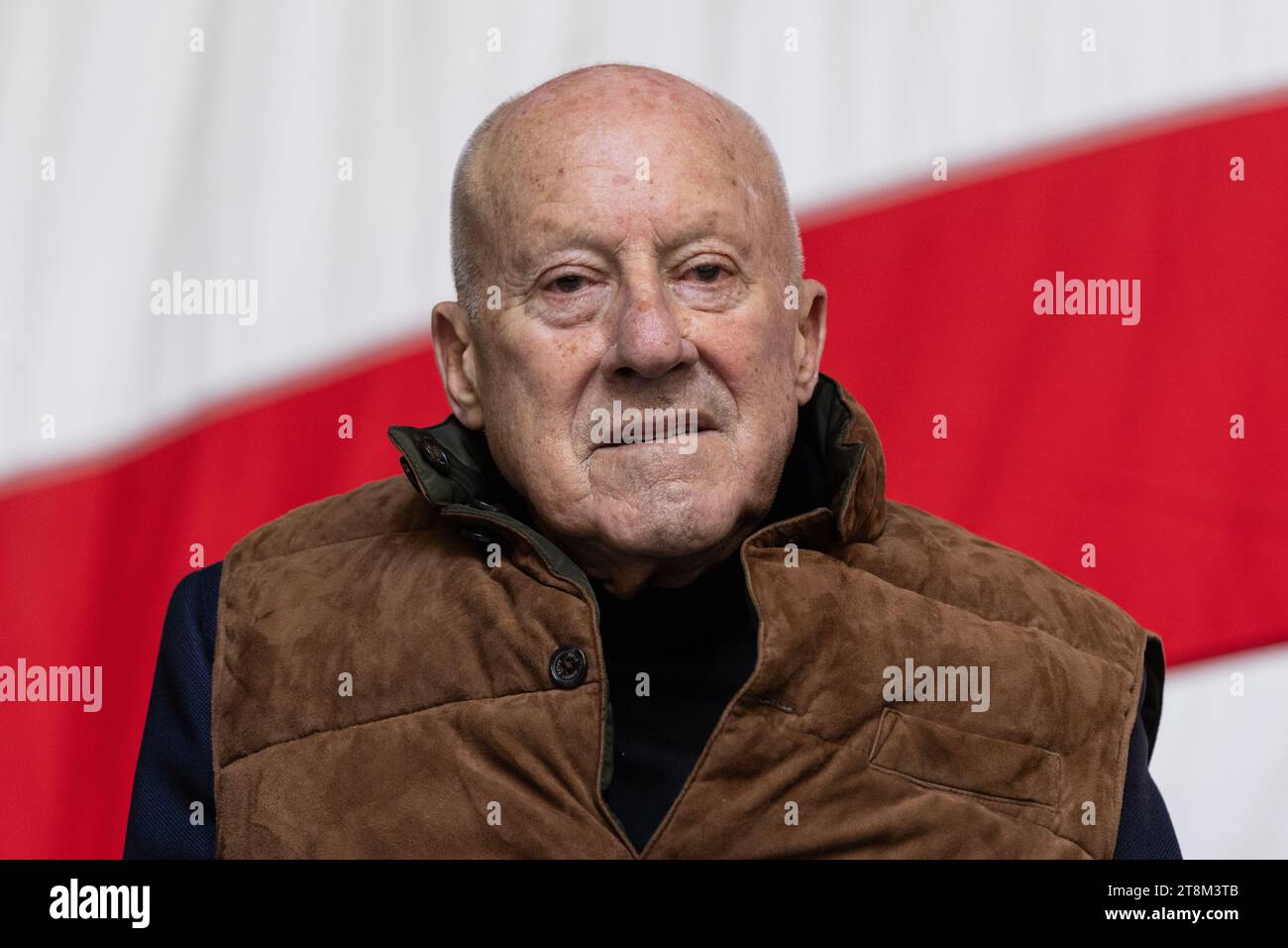 Norman Foster Attends Ceremony For Final Steel Beam Wrapped With