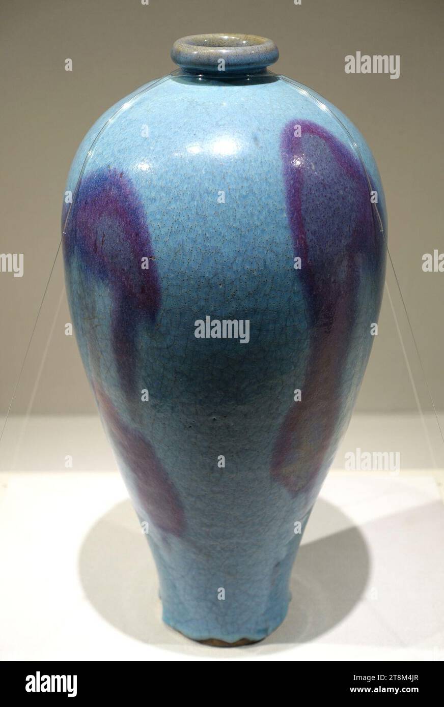 Vase, China, Jun kiln, Jin-Yuan dynasty, 12th-13th century AD, opaque ...