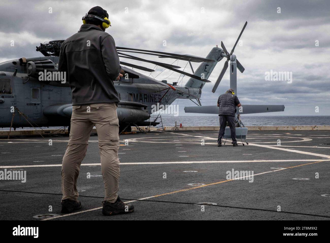 Uss bat hi-res stock photography and images - Alamy