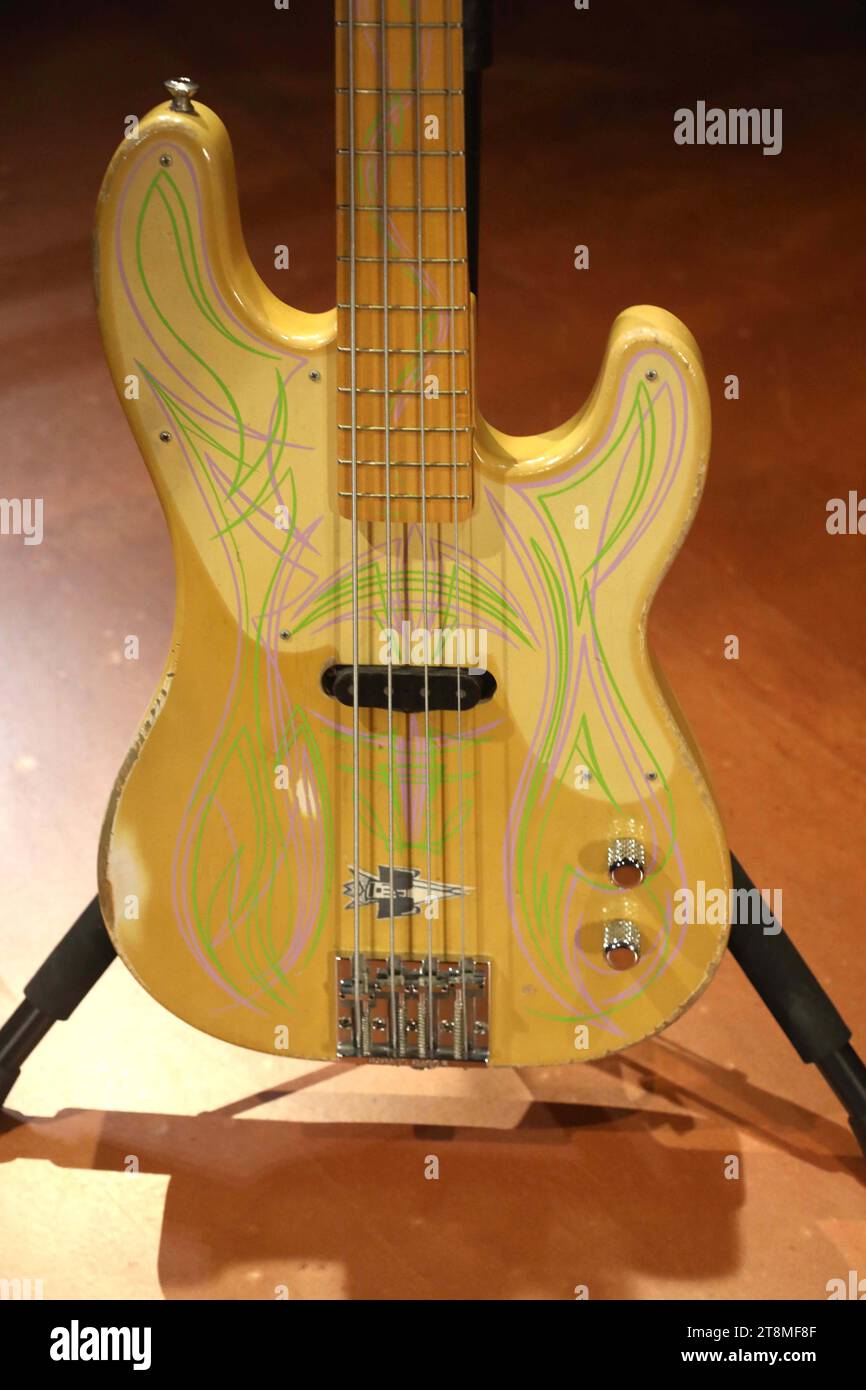 New York, New York, USA. 20th Nov, 2023. Dusty Hill 2000s Bolin ...