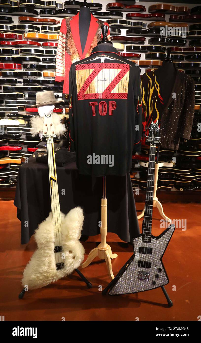 New York, New York, USA. 20th Nov, 2023. 1983 Dean Explorer style bass ...