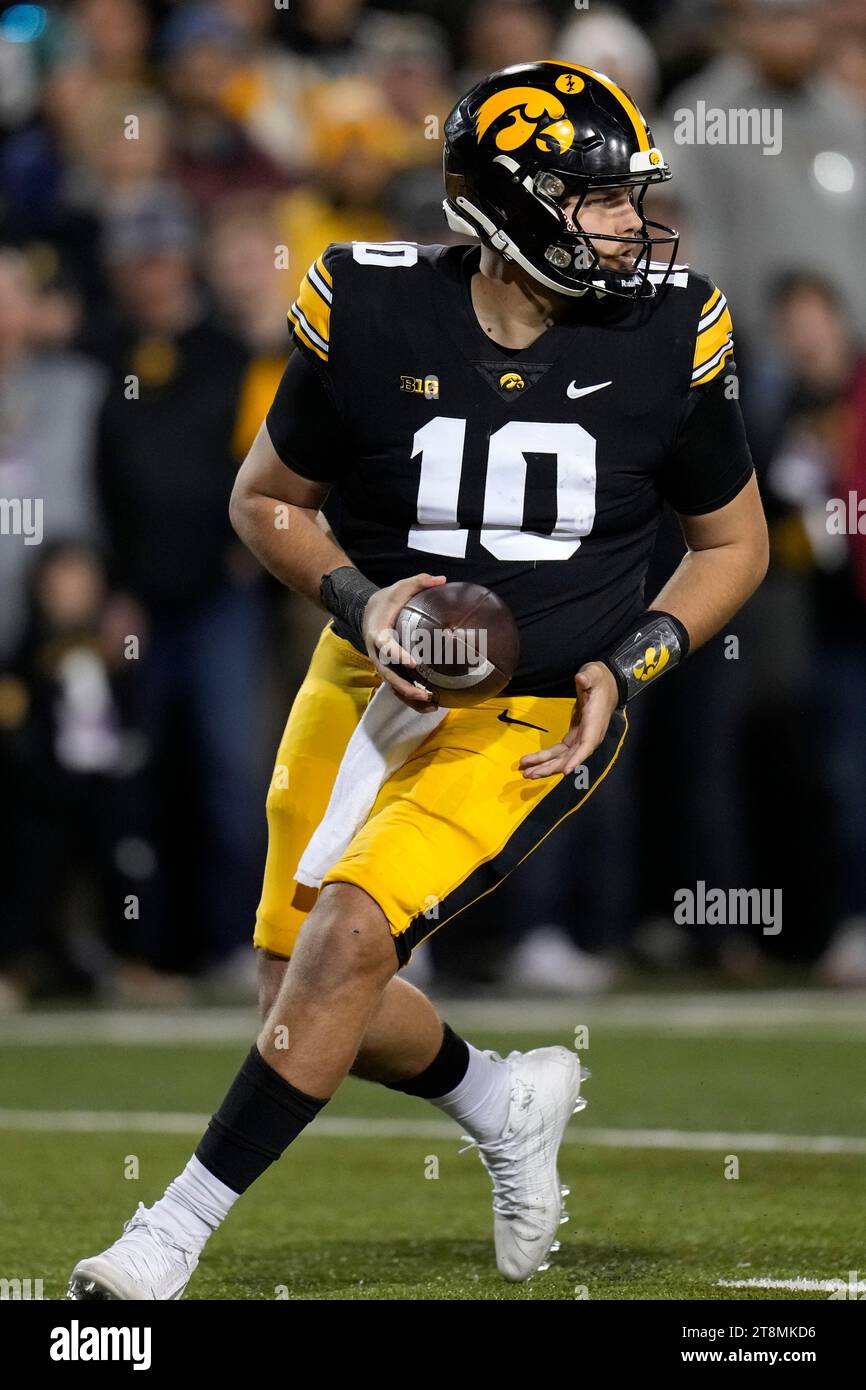 Iowa quarterback Deacon Hill (10) looks to pass during the second half ...