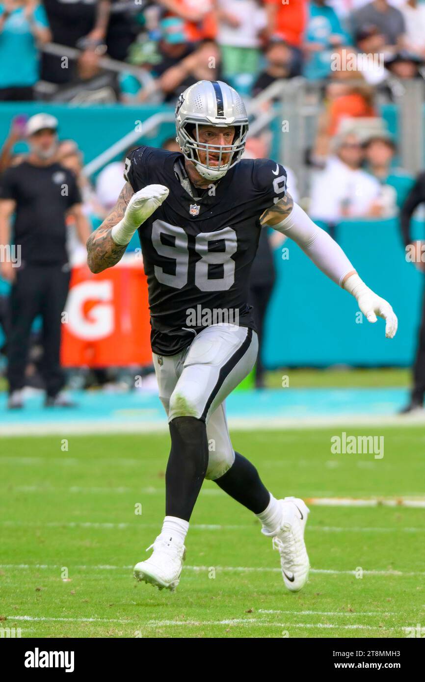 Las Vegas Raiders defensive end Maxx Crosby (98) runs a play during an ...