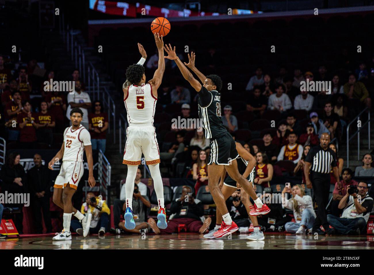 USC Trojans guard Boogie Ellis (5) shoots over Brown Bears guard Aaron ...