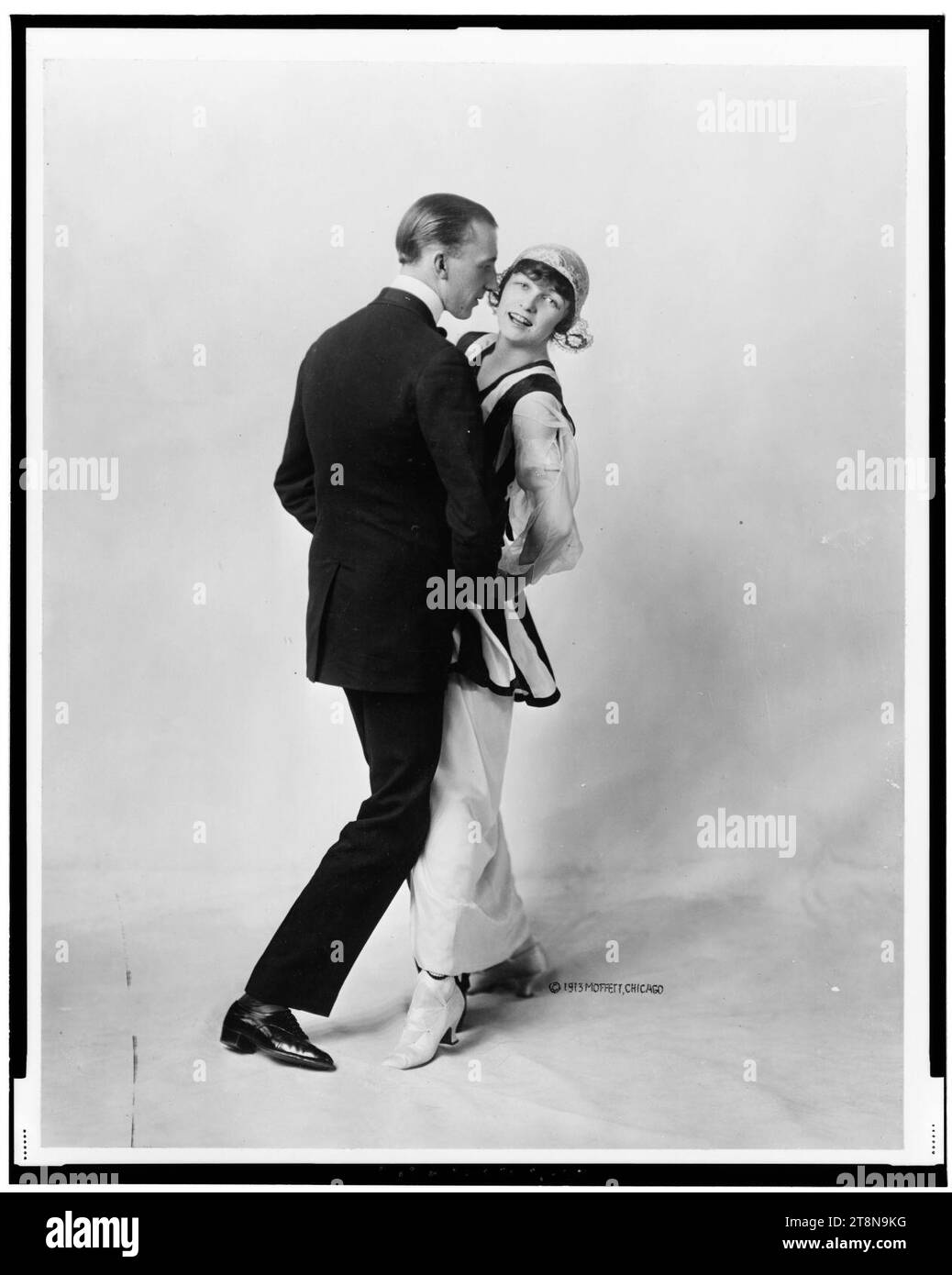 Vernon and Irene Castle, full-length portrait, posed, dancing Stock ...