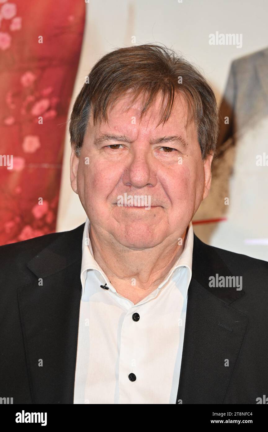 Paris, France. 20th Nov, 2023. Canadian actor Remy Girard attending the ...