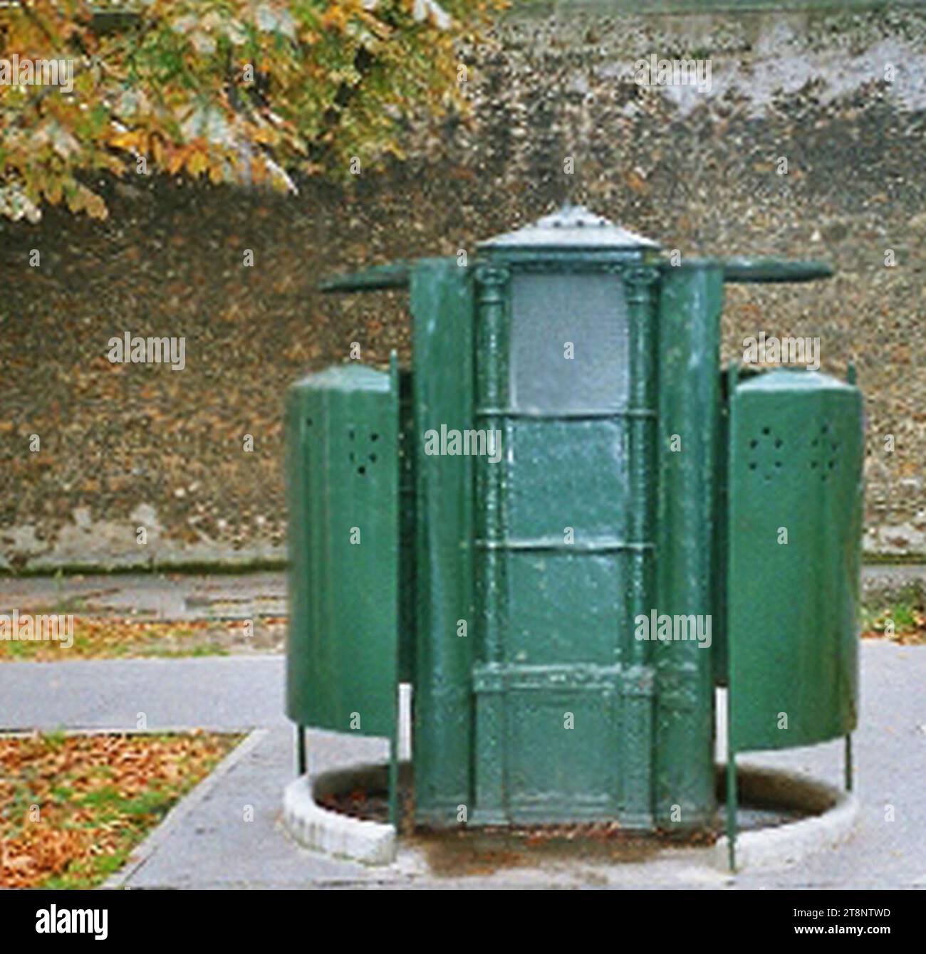 Vespasienne hi-res stock photography and images - Alamy