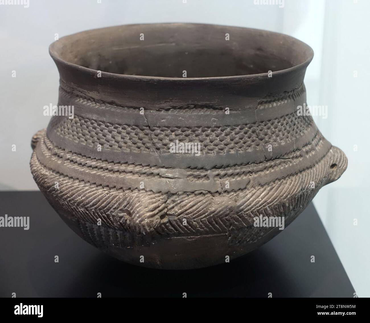Vessel from Grossgartacher Gruppe, Viesenhäuser Hof, Stuttgart ...