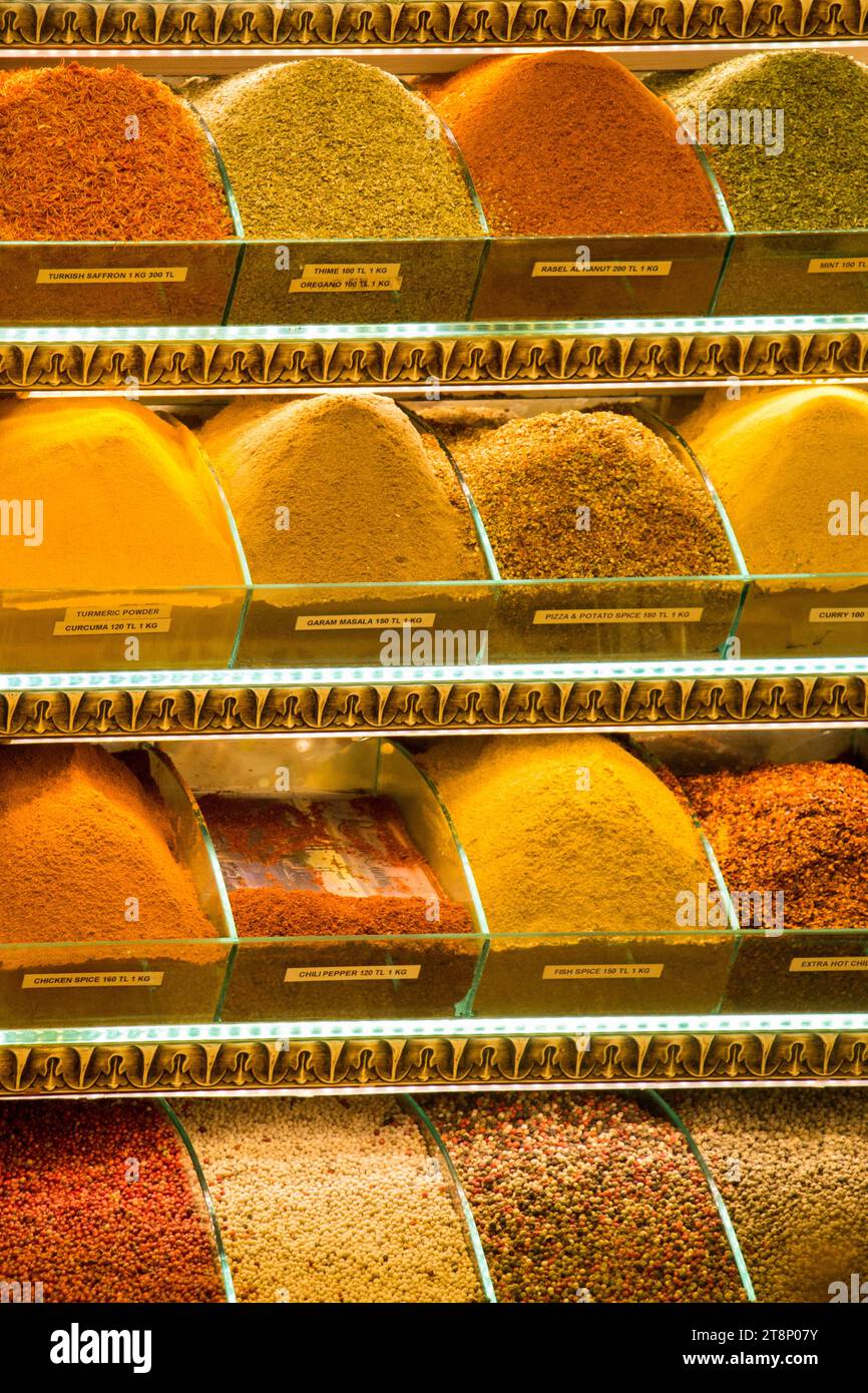 Various type of spices at the Spice Market Stock Photo - Alamy