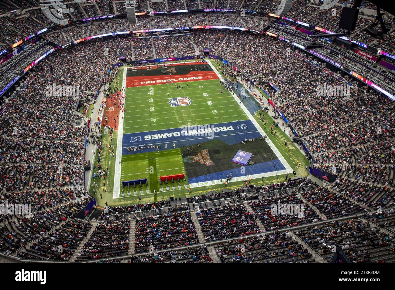 Nfl flyover hi-res stock photography and images - Alamy