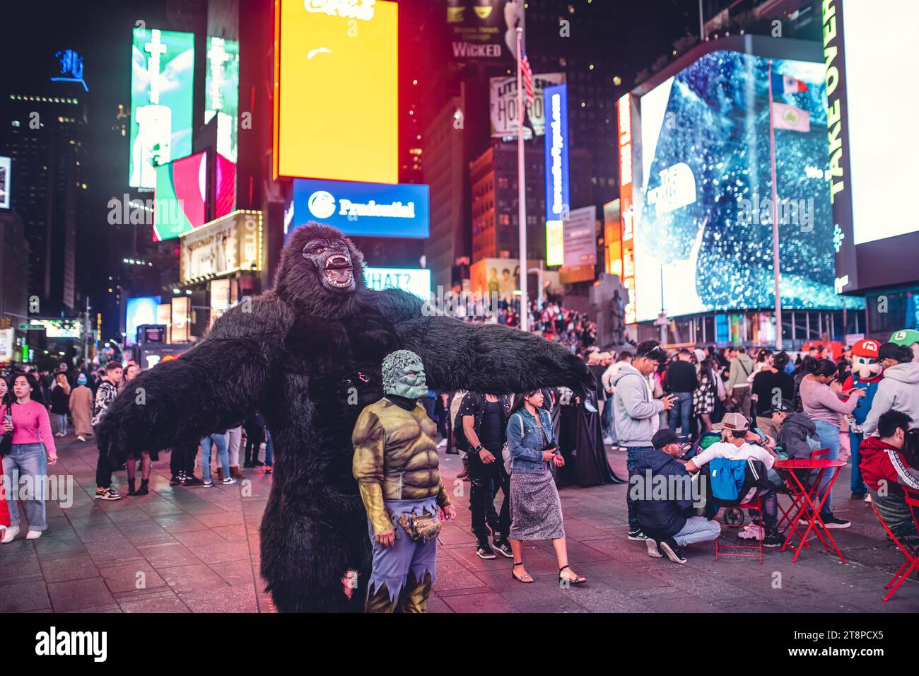 Gorilla costume in Time Square Stock Photo - Alamy