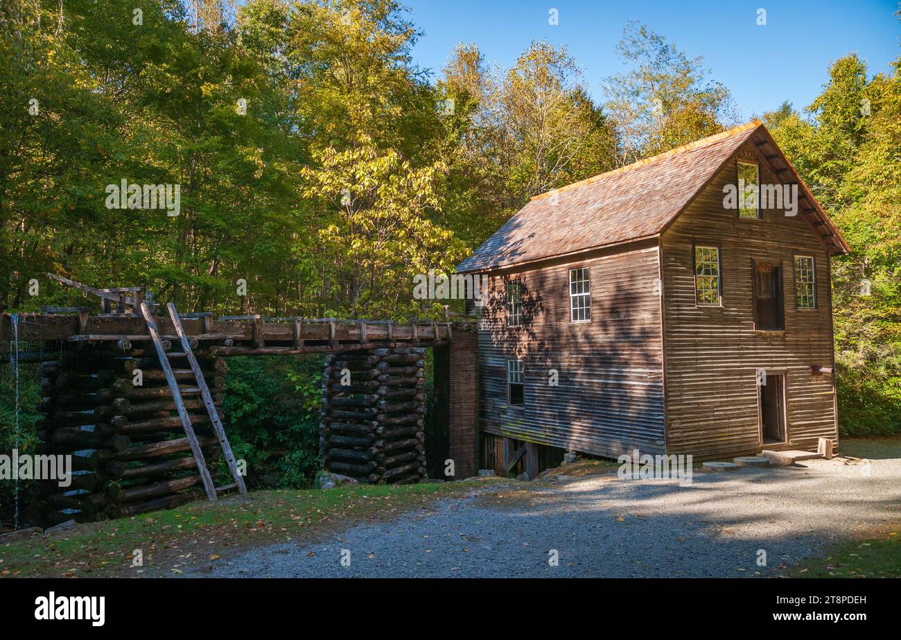 Mountain Farm Museum and Mingus Mill at Great Smoky Mountains National ...