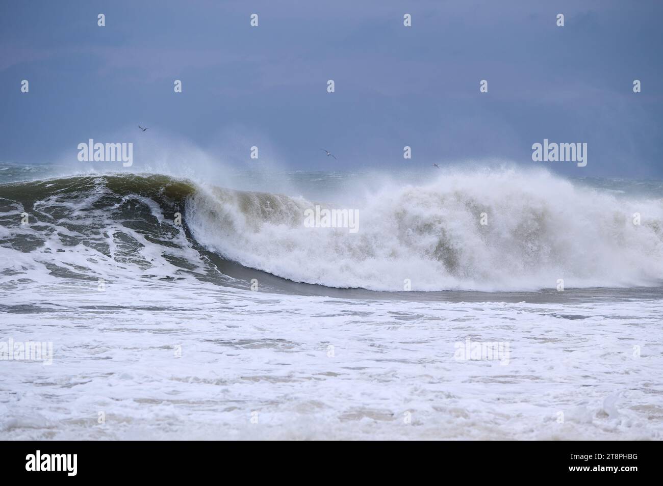 Raging huge waves during an incredibly powerful storm in the Black Sea ...