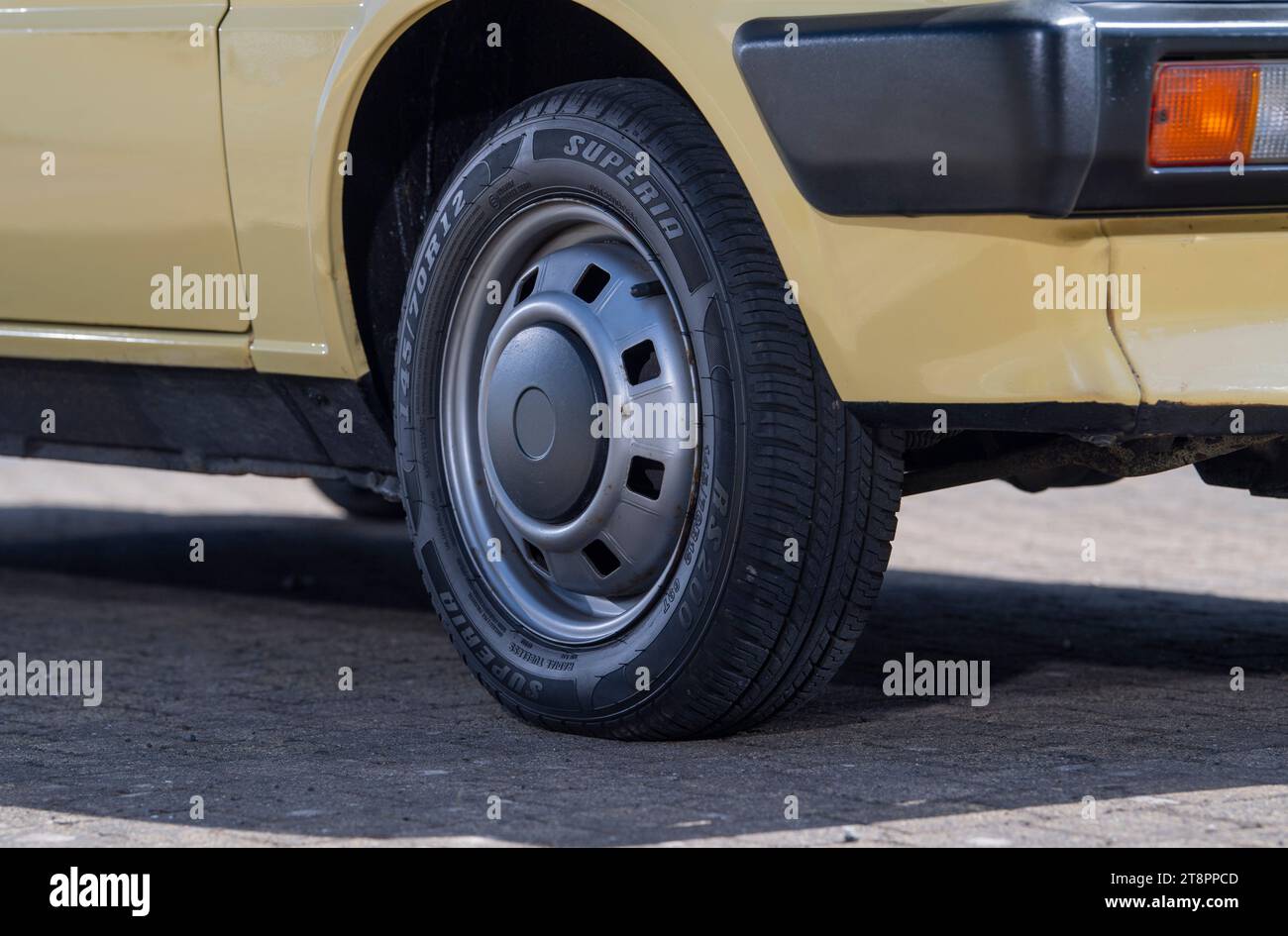 1983 Austin Metro City - beige base model, so basic it has blanking ...
