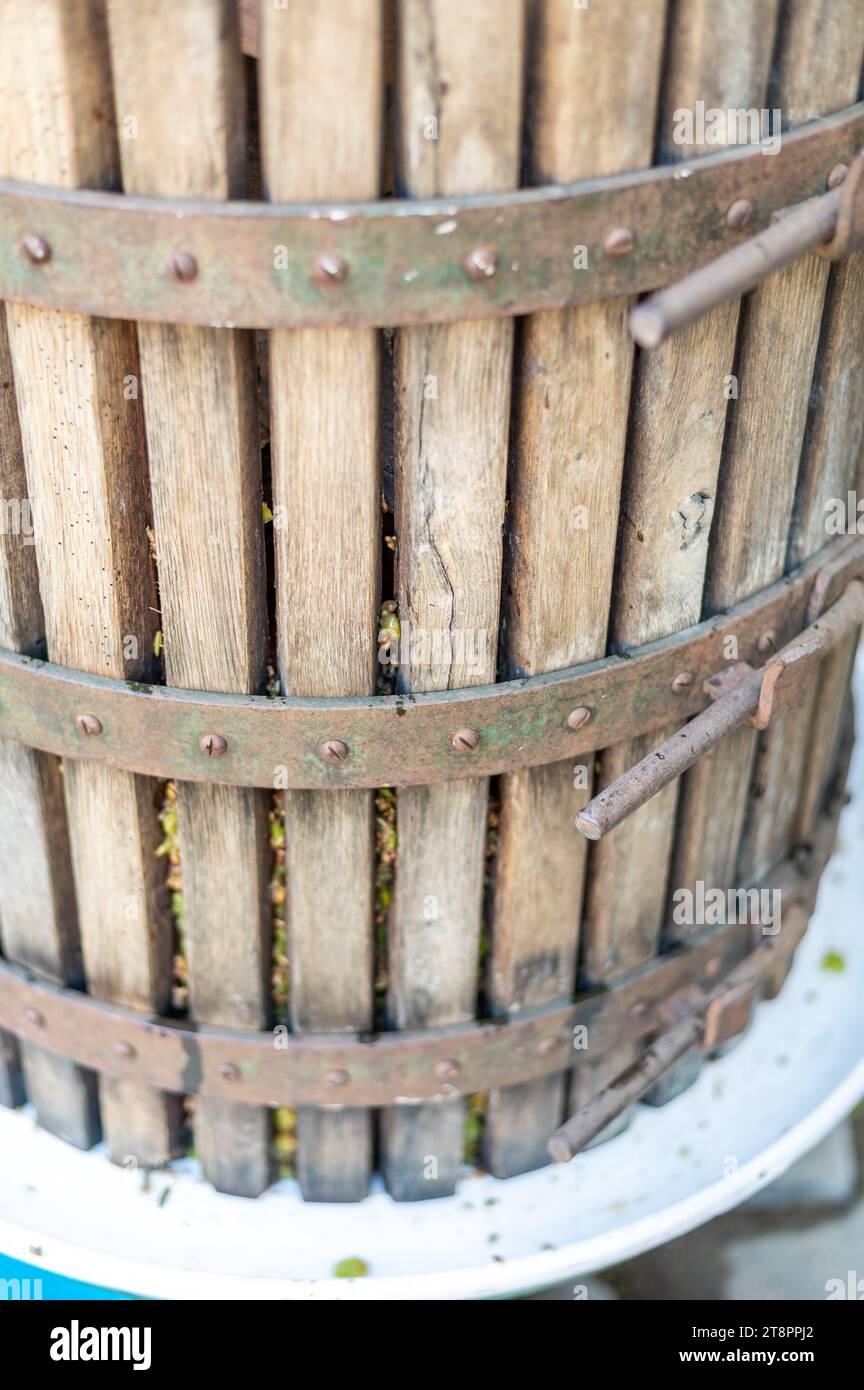 Mechanical pressure grapes hi-res stock photography and images - Alamy