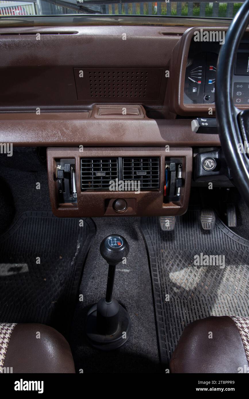 1983 Austin Metro City - beige base model, so basic it has blanking ...