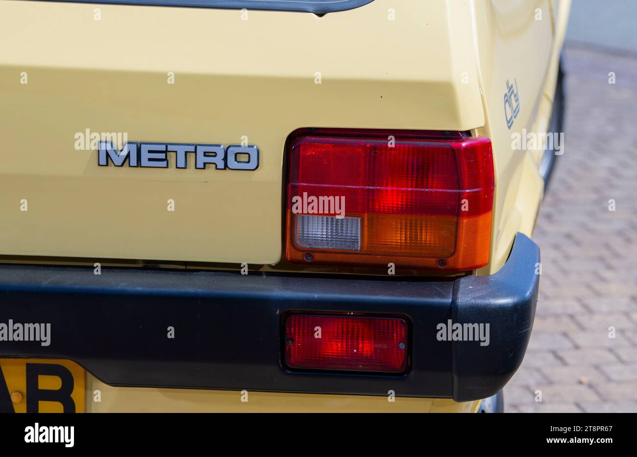 Austin metro 1983 hi-res stock photography and images - Alamy