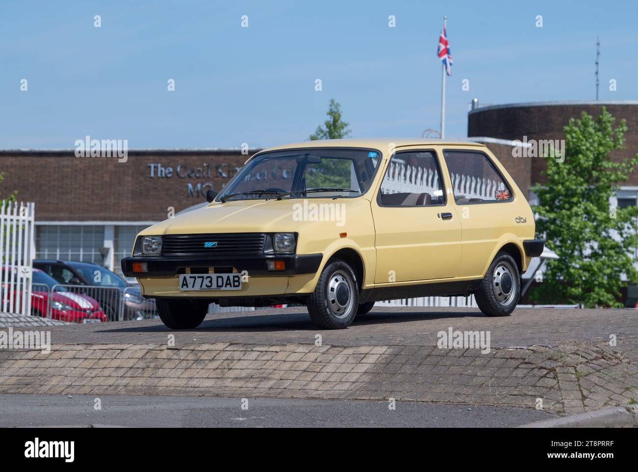 1983 Austin Metro City - beige base model, so basic it has blanking ...