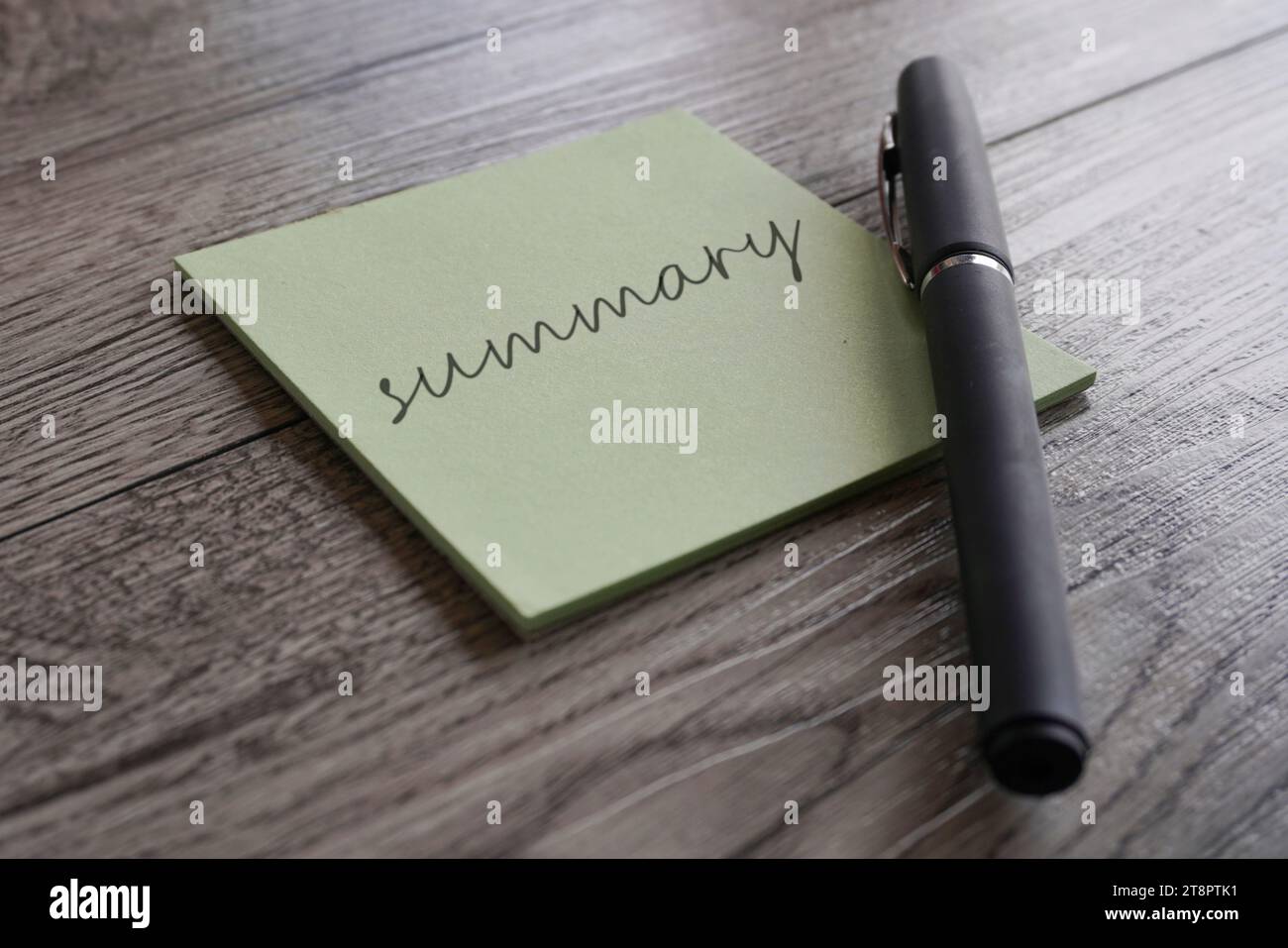 Closeup image notepad with text SUMMARY and pen on table Stock Photo ...