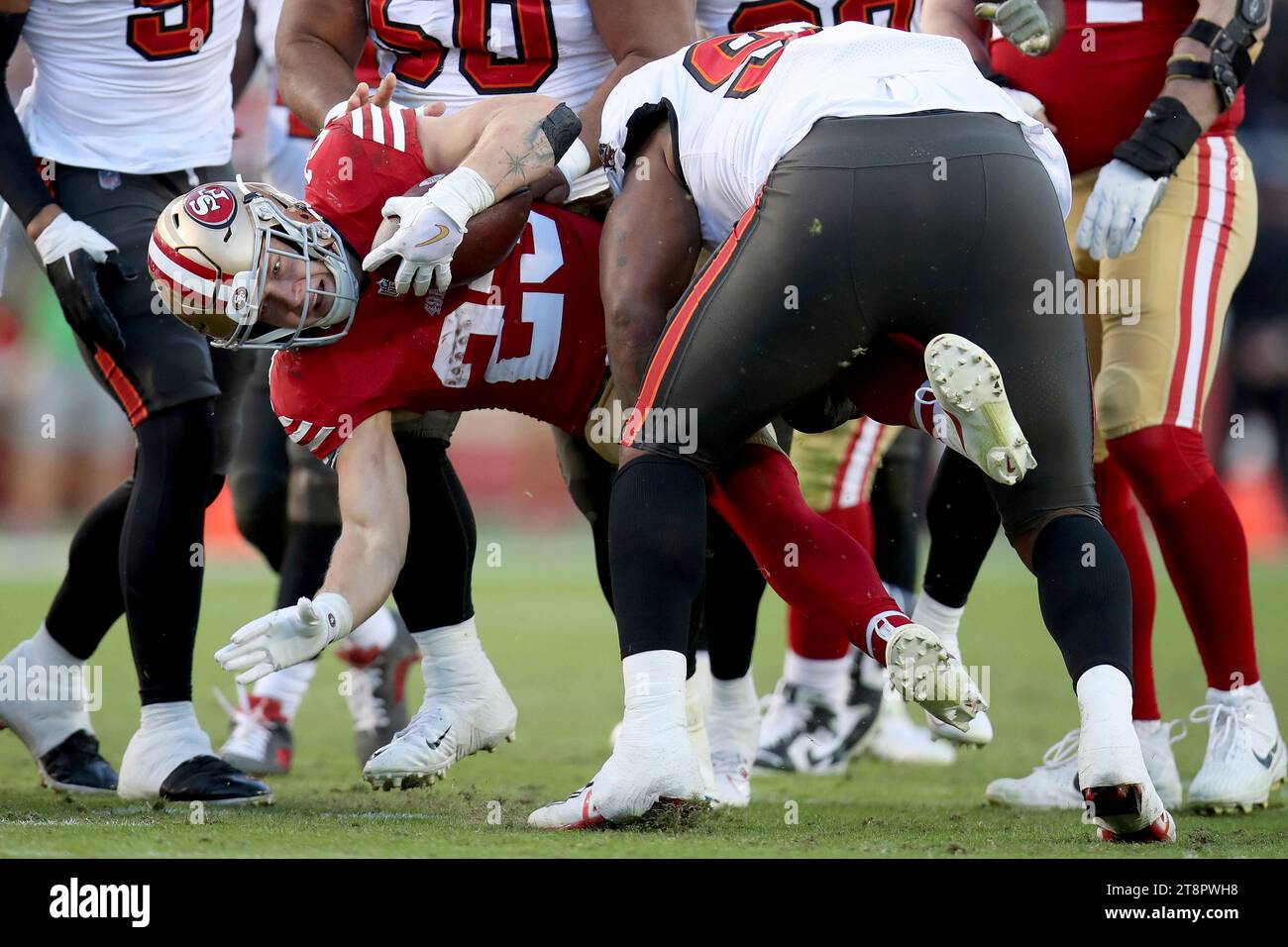 Tampa Bay Buccaneers defensive end William Gholston (92) tackles San ...