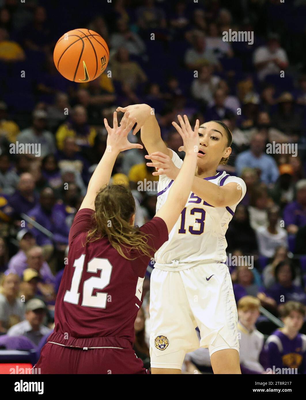 Baton Rouge, USA. 20th Nov, 2023. LSU Lady Tigers guard Last-Tear Poa ...