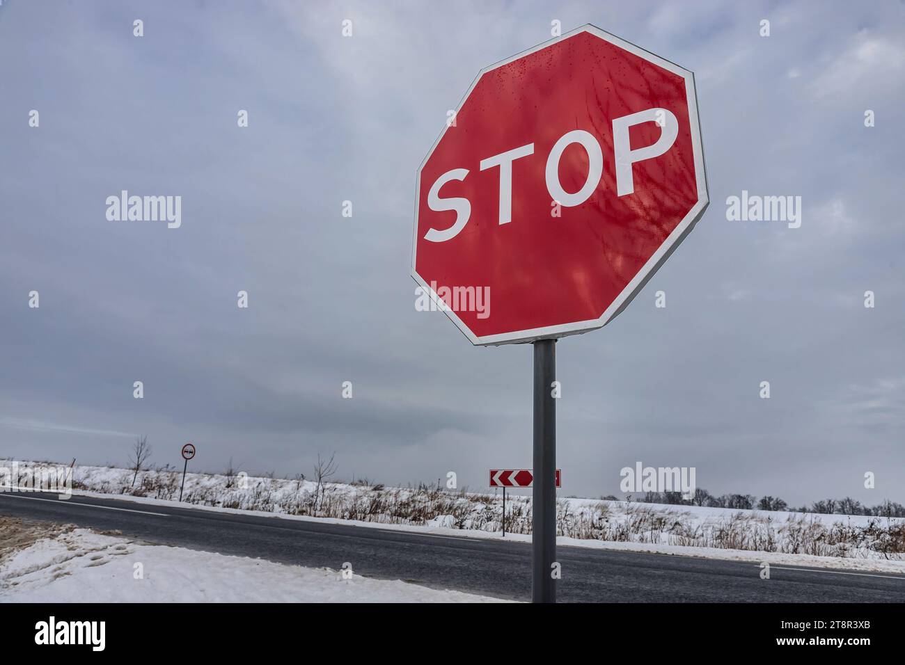 Multiple road sign hi-res stock photography and images - Alamy