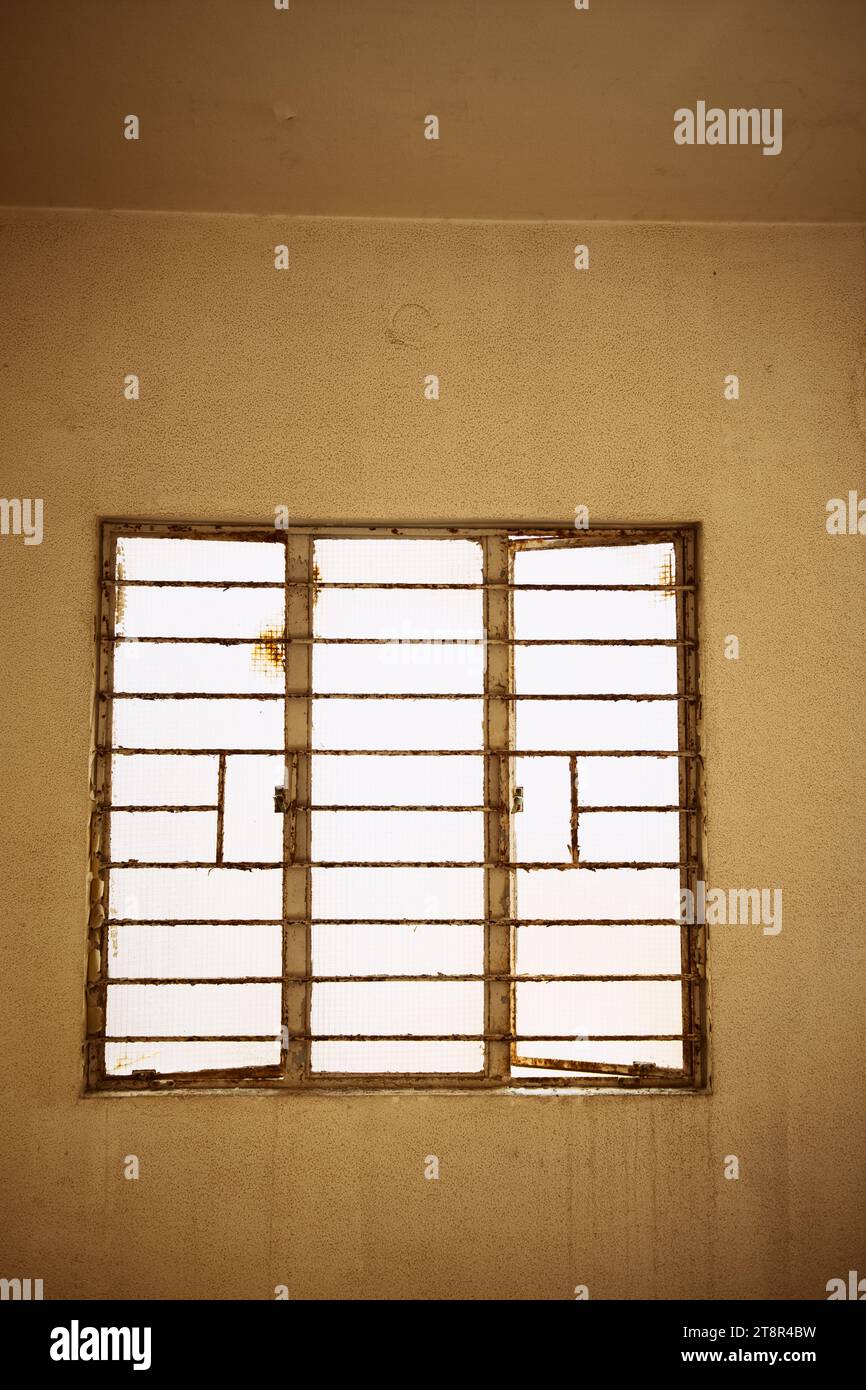 Damaged window of old house interiors Stock Photo - Alamy