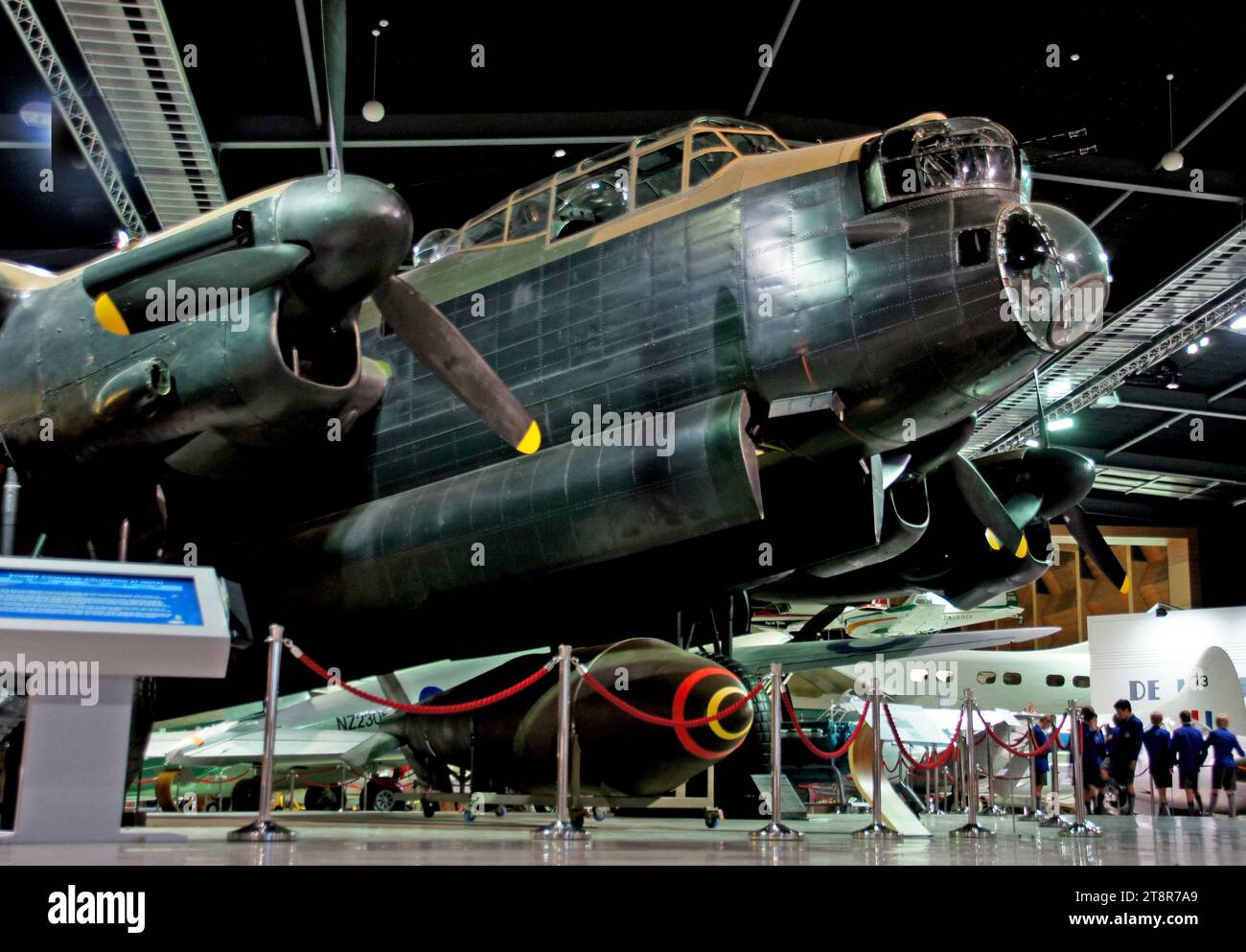 British four engined second world war heavy bomber designed hi-res ...