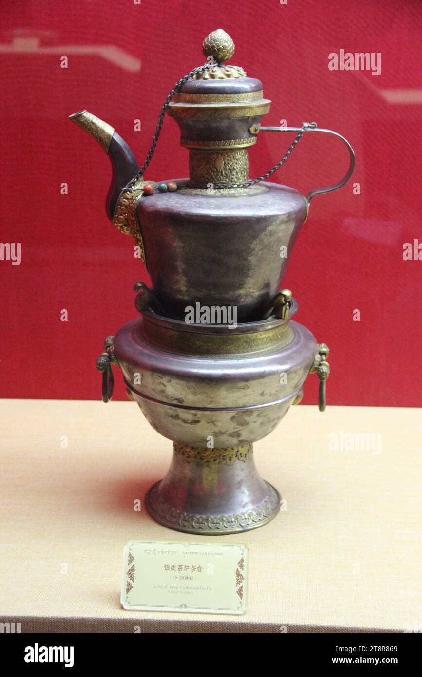 Silver cooker hi-res stock photography and images - Alamy