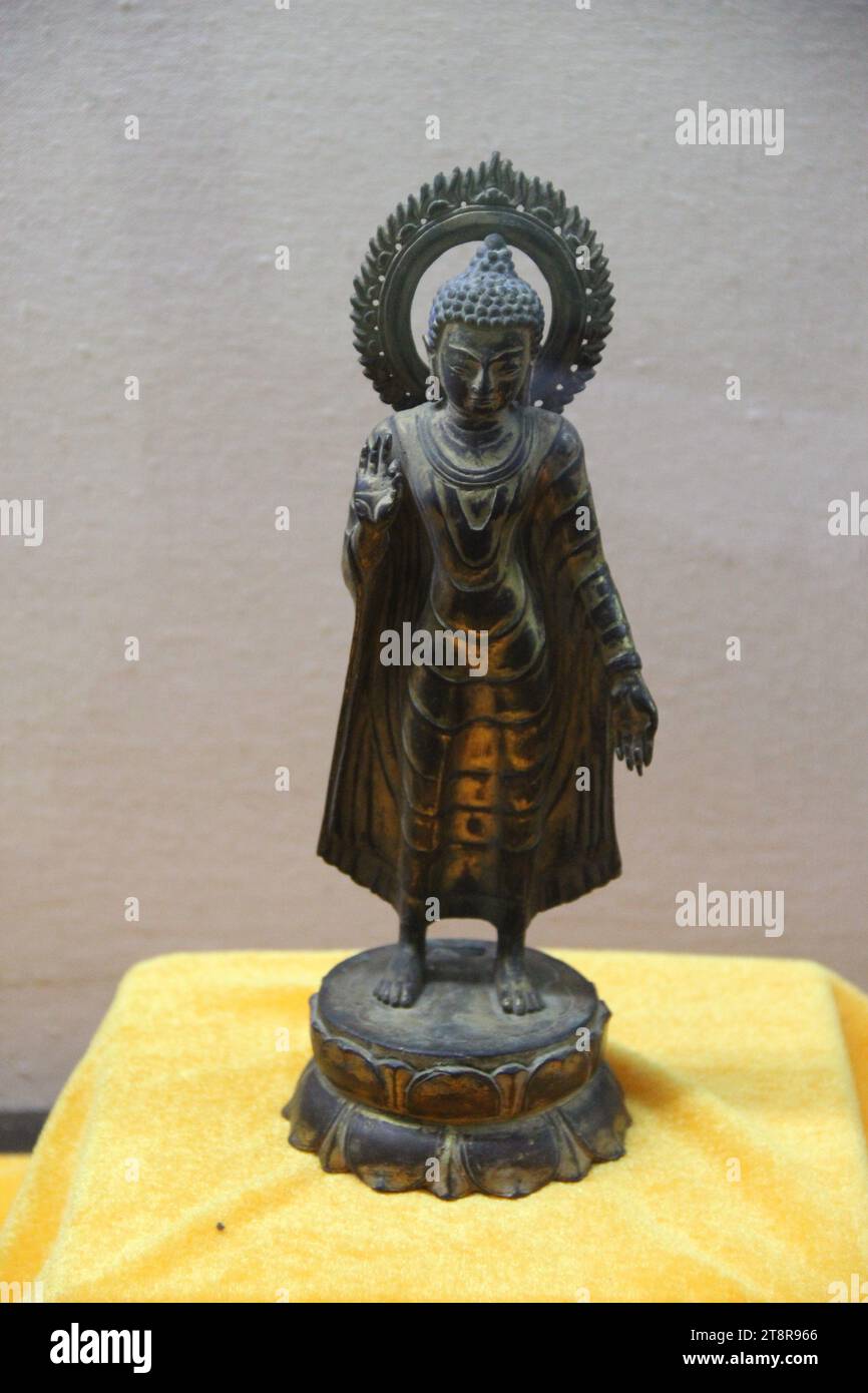 Brass Sakyamuni, 12th-13th Century, Tibetan Buddhist Art Gallery, Tibet ...