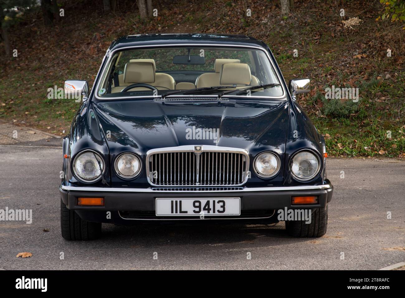 Jaguar xj40 hi-res stock photography and images - Alamy
