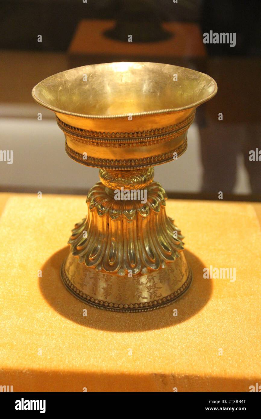Gold lamp sacrifice hi-res stock photography and images - Alamy