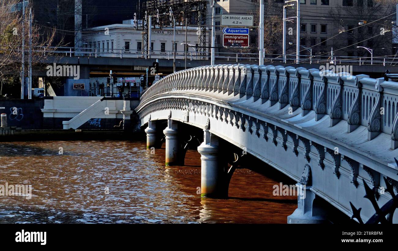 Queens Bridge. Melbourne.Aust, Queens Bridge which crosses the Yarra at ...