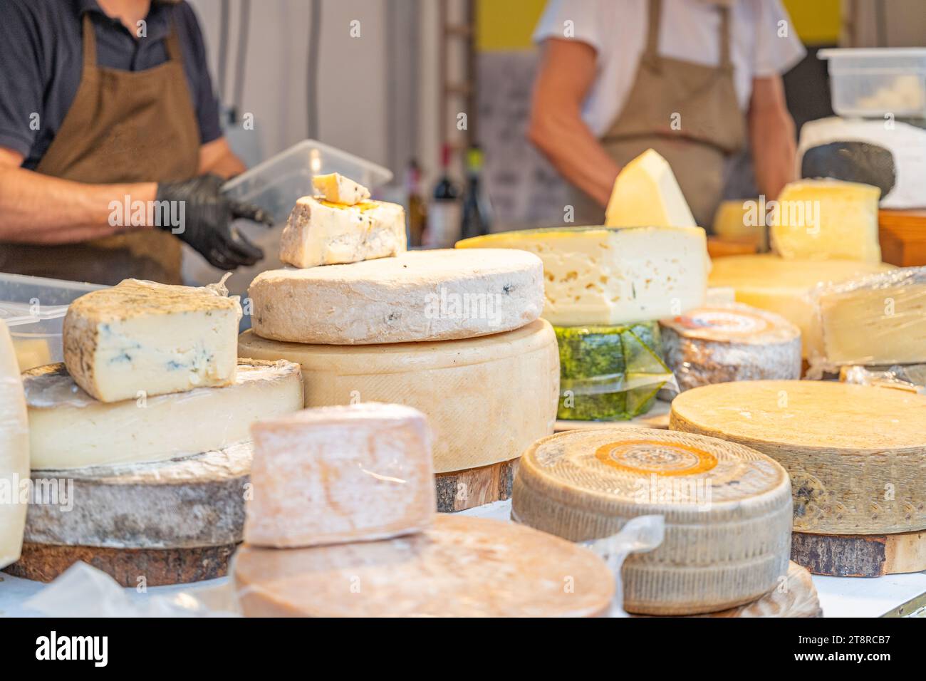 Cheese store rome hi-res stock photography and images - Alamy