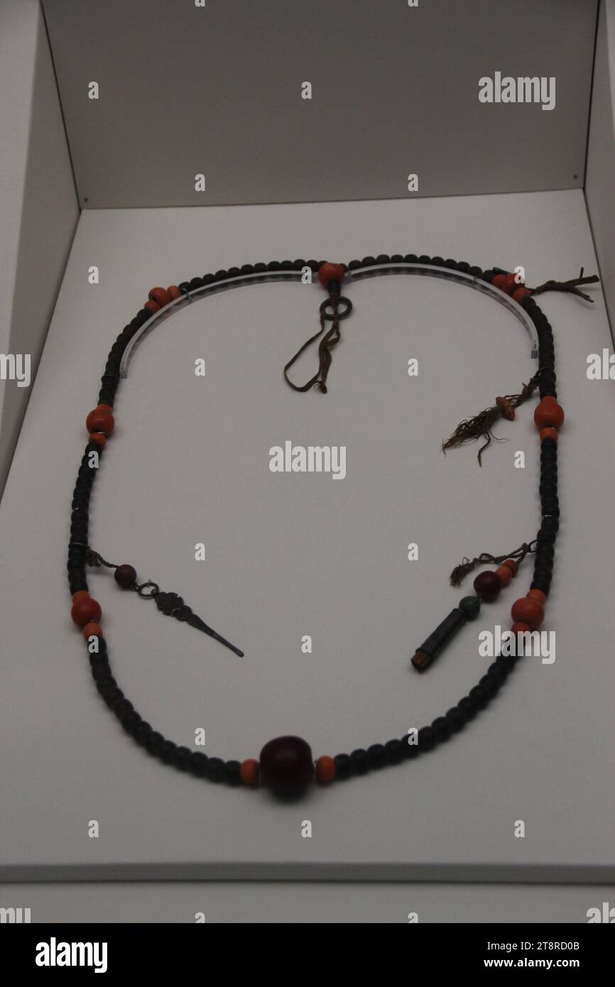 Tibetan Prayer Beads, Qing Nomads Exhibit, Palace Museum, Taipei ...