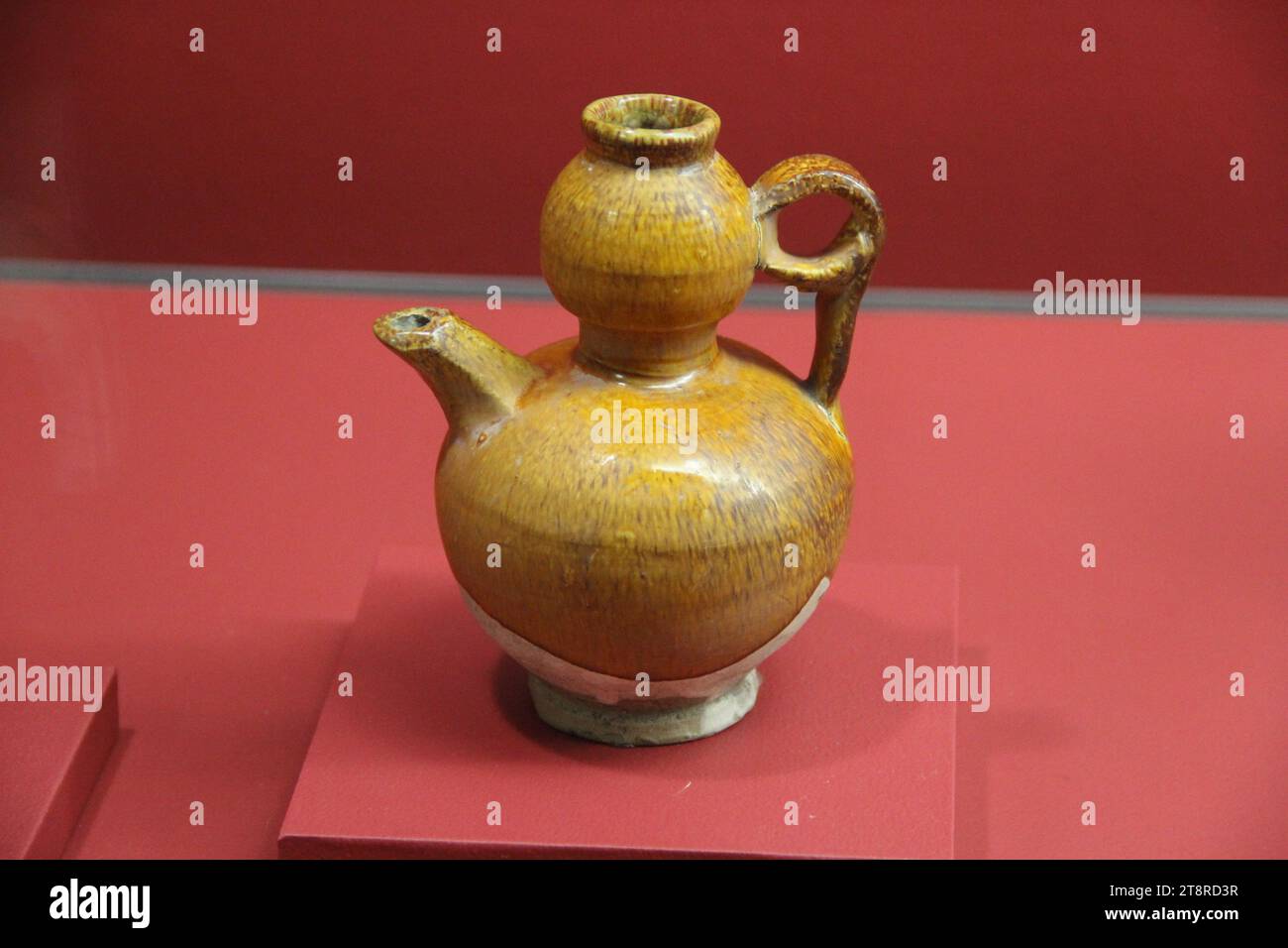 Liao-Jin Porcelain Pot, Pottery and Porcelain Gallery, Palace Museum ...